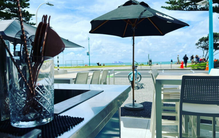 Sundowner Beachside Bar | CitySide Hotel